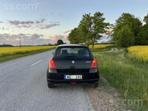 Black Suzuki Swift 2005 in Bauska, with an engine capacity of 1.30 L and mileage of 165 thousand km for 2400 €, photo 6 on AUTOMOTO.COM.LV