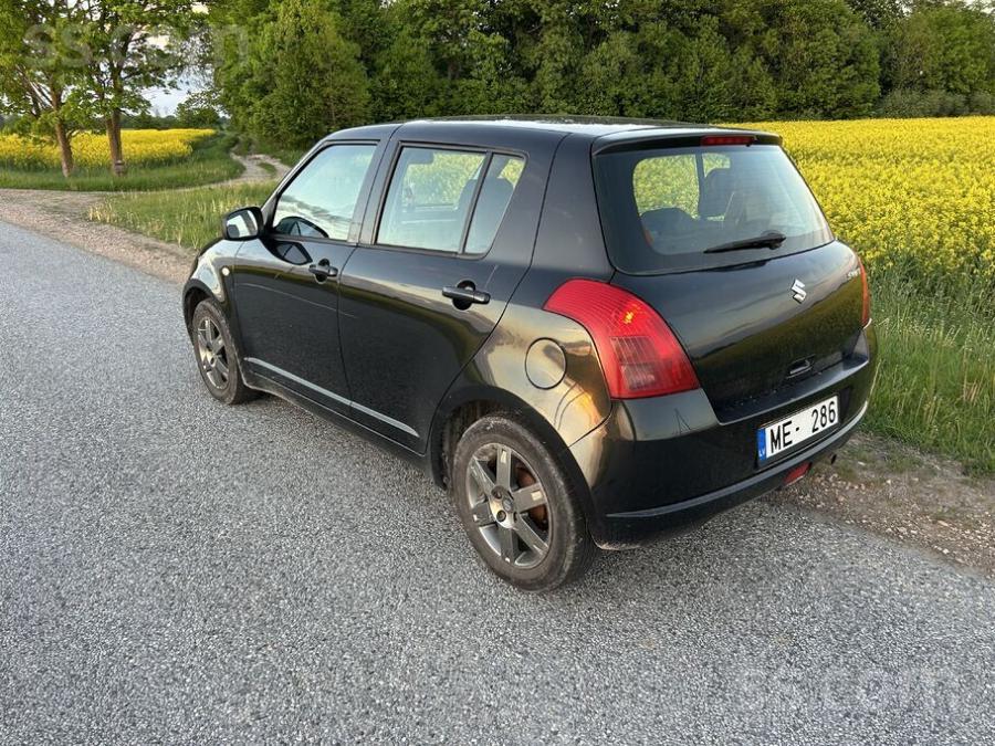 Black Suzuki Swift 2005 in Bauska, with an engine capacity of 1.30 L and mileage of 165 thousand km for 2400 €, photo 7 on AUTOMOTO.COM.LV