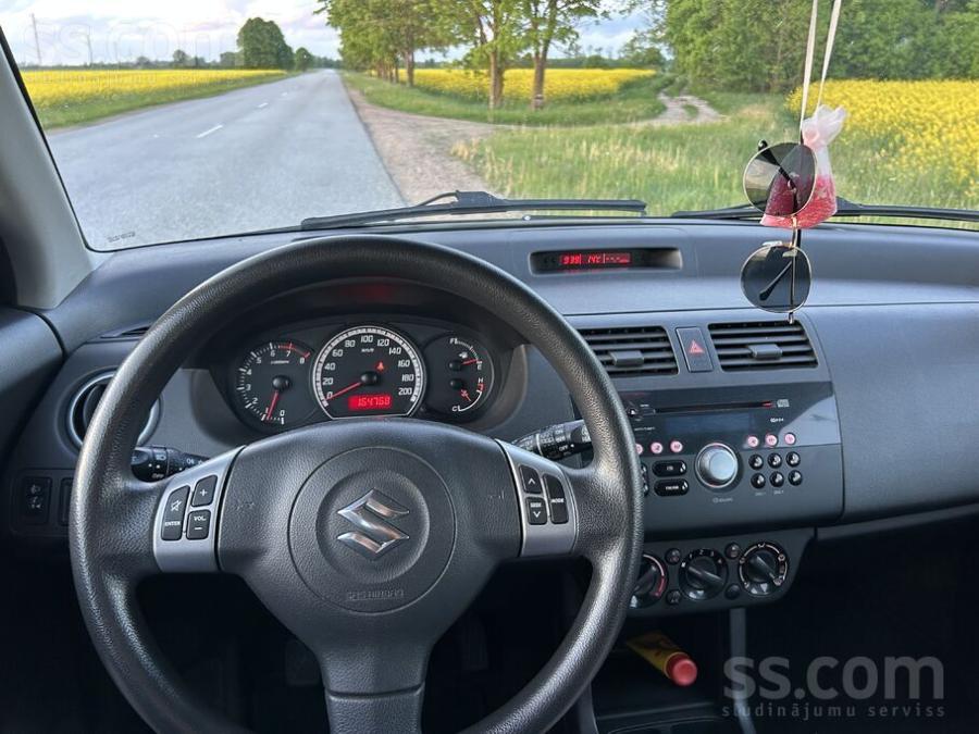 Black Suzuki Swift 2005 in Bauska, with an engine capacity of 1.30 L and mileage of 165 thousand km for 2400 €, photo 10 on AUTOMOTO.COM.LV