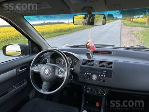 Black Suzuki Swift 2005 in Bauska, with an engine capacity of 1.30 L and mileage of 165 thousand km for 2400 €, photo 12 on AUTOMOTO.COM.LV