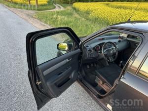 Black Suzuki Swift 2005 in Bauska, with an engine capacity of 1.30 L and mileage of 165 thousand km for 2400 €, photo 16 on AUTOMOTO.COM.LV