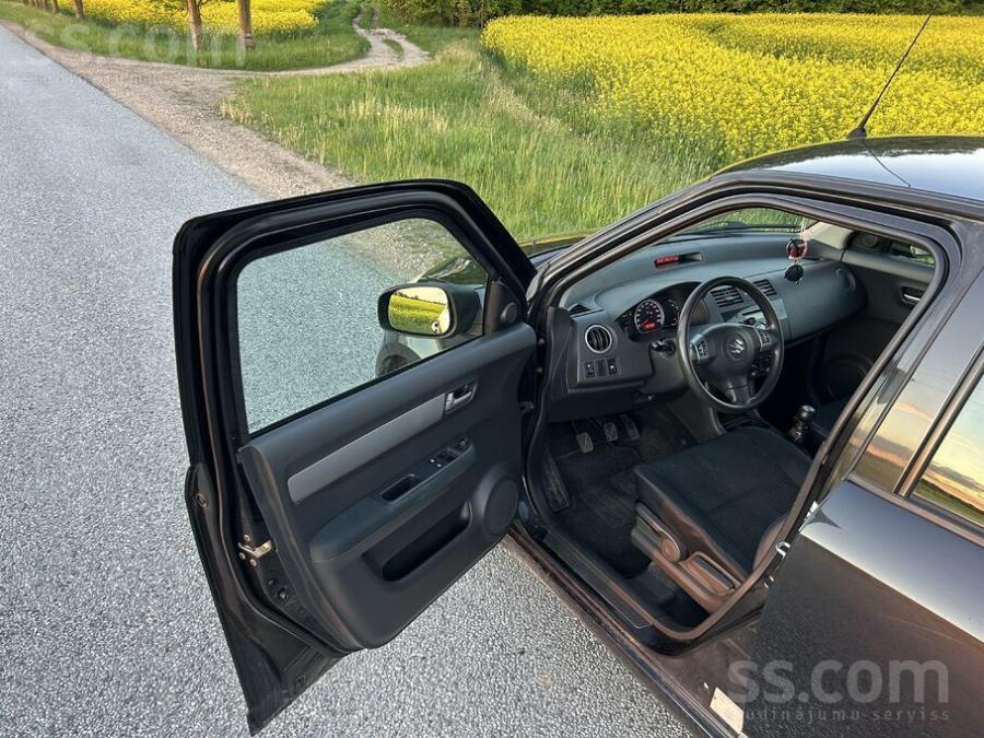 Black Suzuki Swift 2005 in Bauska, with an engine capacity of 1.30 L and mileage of 165 thousand km for 2400 €, photo 16 on AUTOMOTO.COM.LV