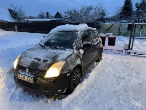 Black Suzuki Swift 2006 in Vilnius, with an engine capacity of 1.30 L and mileage of 180 thousand km for 1100 €, photo 2 on AUTOMOTO.COM.LV