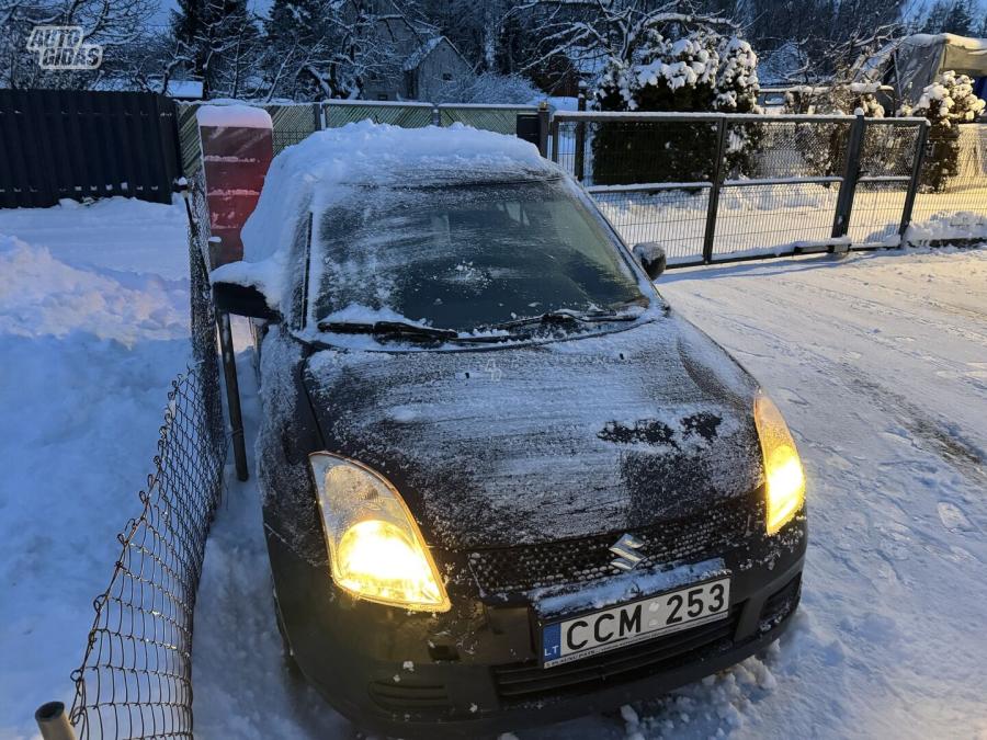 Black Suzuki Swift 2006 in Vilnius, with an engine capacity of 1.30 L and mileage of 180 thousand km for 1100 €, photo 3 on AUTOMOTO.COM.LV