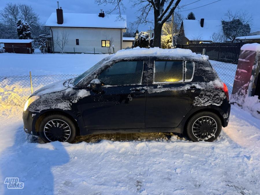 Black Suzuki Swift 2006 in Vilnius, with an engine capacity of 1.30 L and mileage of 180 thousand km for 1100 €, photo 5 on AUTOMOTO.COM.LV