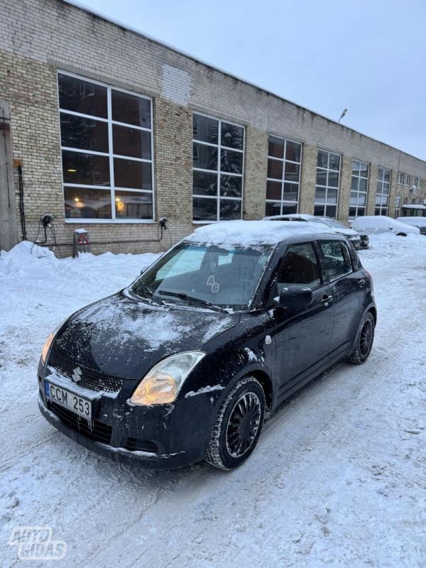 Black Suzuki Swift 2006 in Vilnius, with an engine capacity of 1.30 L and mileage of 180 thousand km for 900 €, photo 1 on AUTOMOTO.COM.LV