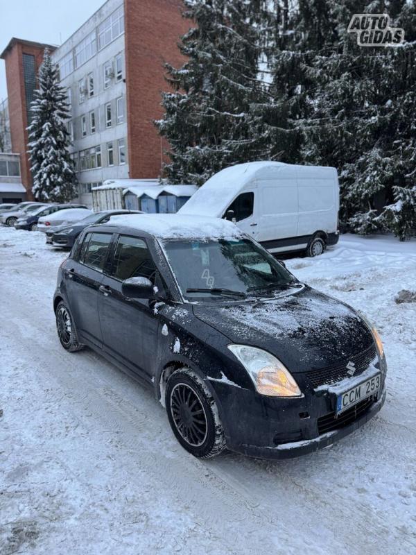 Melns Suzuki Swift 2006 Viļņa, ar dzinēja tilpumu 1.30 L un nobraukumu 180 tūkst. km par 900 €, foto 2 vietnē AUTOMOTO.COM.LV