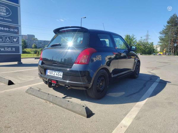 Black Suzuki Swift 2006 in Vilnius, with an engine capacity of 1.30 L and mileage of 221 thousand km for 1650 €, photo 4 on AUTOMOTO.COM.LV