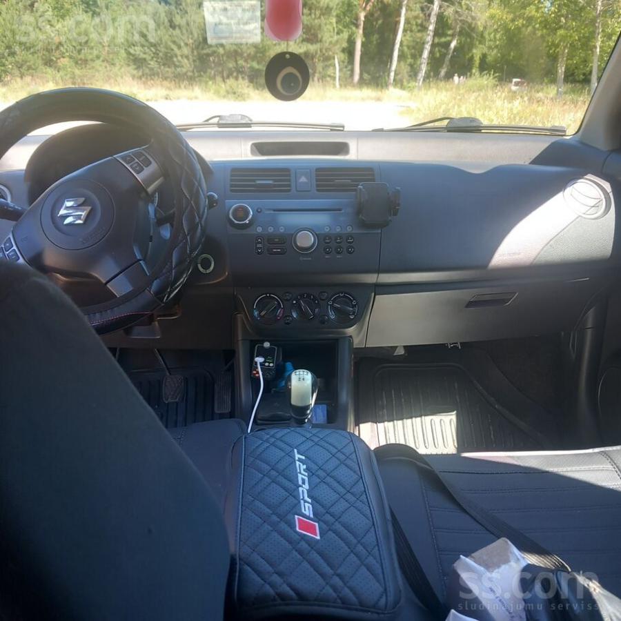 Black Suzuki Swift 2006 in Liepaja, with an engine capacity of 1.30 L and mileage of 173 thousand km for 1800 €, photo 7 on AUTOMOTO.COM.LV