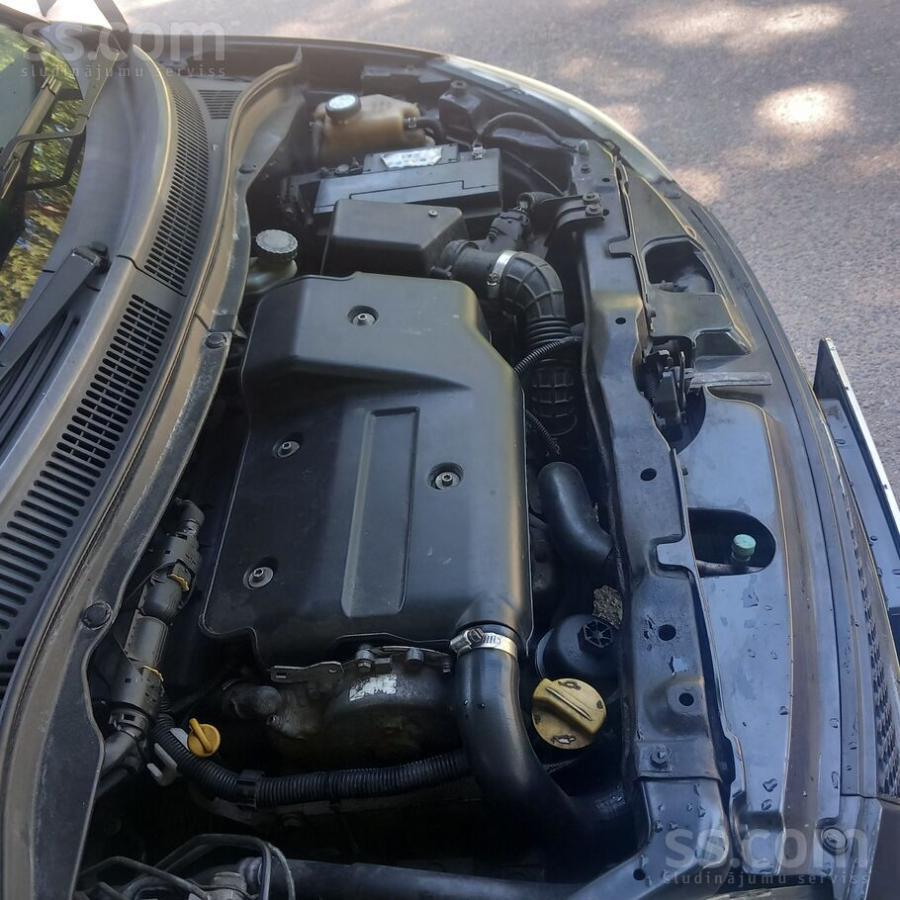 Black Suzuki Swift 2006 in Liepaja, with an engine capacity of 1.30 L and mileage of 173 thousand km for 1800 €, photo 8 on AUTOMOTO.COM.LV