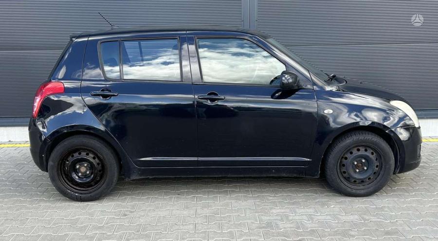 Melns Suzuki Swift 2008 Viļņa, ar dzinēja tilpumu 1.30 L un nobraukumu 343 tūkst. km par 600 €, foto 6 vietnē AUTOMOTO.COM.LV
