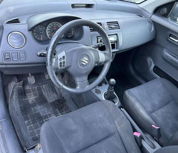Melns Suzuki Swift 2008 Viļņa, ar dzinēja tilpumu 1.30 L un nobraukumu 343 tūkst. km par 600 €, foto 9 vietnē AUTOMOTO.COM.LV