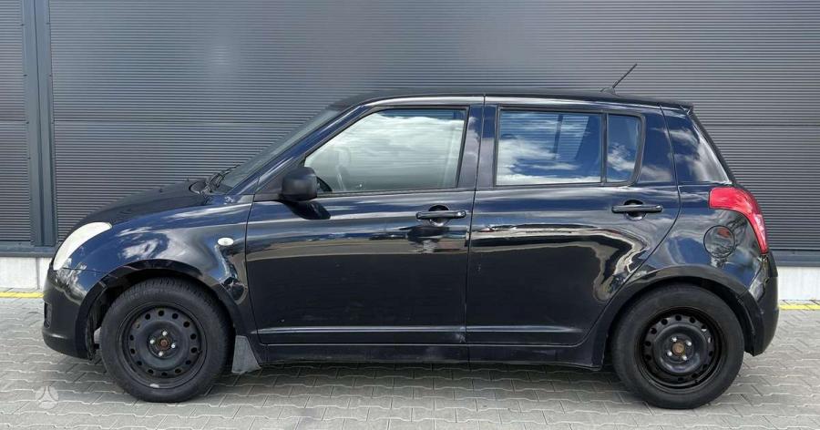 Black Suzuki Swift 2008 in Vilnius, with an engine capacity of 1.30 L and mileage of 345 thousand km for 550 €, photo 5 on AUTOMOTO.COM.LV