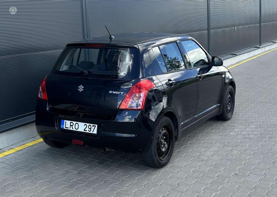 Black Suzuki Swift 2008 in Vilnius, with an engine capacity of 1.30 L and mileage of 345 thousand km for 550 €, photo 7 on AUTOMOTO.COM.LV
