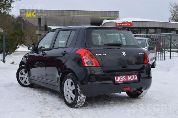 Black Suzuki Swift 2009 in Tukums, with an engine capacity of 1.30 L and mileage of 135 thousand km for 3995 €, photo 4 on AUTOMOTO.COM.LV