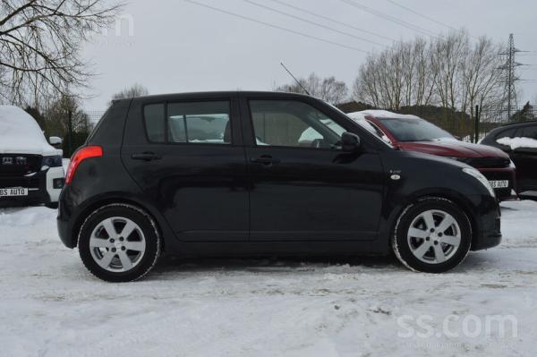 Black Suzuki Swift 2009 in Tukums, with an engine capacity of 1.30 L and mileage of 135 thousand km for 3995 €, photo 7 on AUTOMOTO.COM.LV