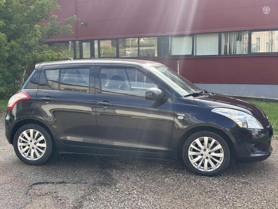 Melns Suzuki Swift 2013 Utena, ar dzinēja tilpumu 1.25 L un nobraukumu 263 tūkst. km par 3850 €, foto 6 vietnē AUTOMOTO.COM.LV