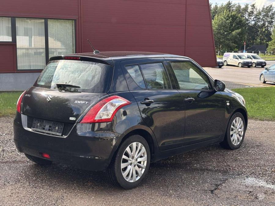 Melns Suzuki Swift 2013 Utena, ar dzinēja tilpumu 1.25 L un nobraukumu 263 tūkst. km par 3850 €, foto 7 vietnē AUTOMOTO.COM.LV