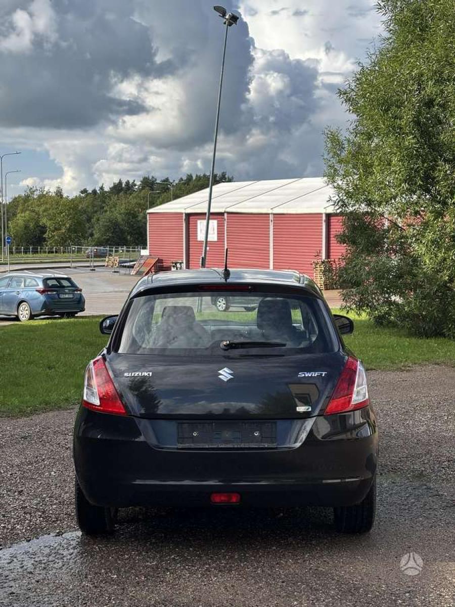 Melns Suzuki Swift 2013 Utena, ar dzinēja tilpumu 1.25 L un nobraukumu 263 tūkst. km par 3850 €, foto 8 vietnē AUTOMOTO.COM.LV