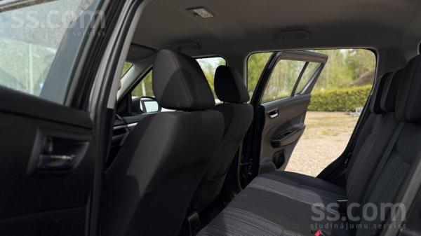 Black Suzuki Swift 2016 in Jelgava, with an engine capacity of 1.20 L and mileage of 197 thousand km for 5990 €, photo 9 on AUTOMOTO.COM.LV