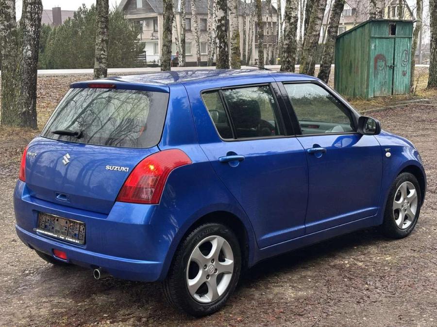 Blue Suzuki Swift 2005 in Utena, with an engine capacity of 1.50 L and mileage of 316 thousand km for 1250 €, photo 3 on AUTOMOTO.COM.LV