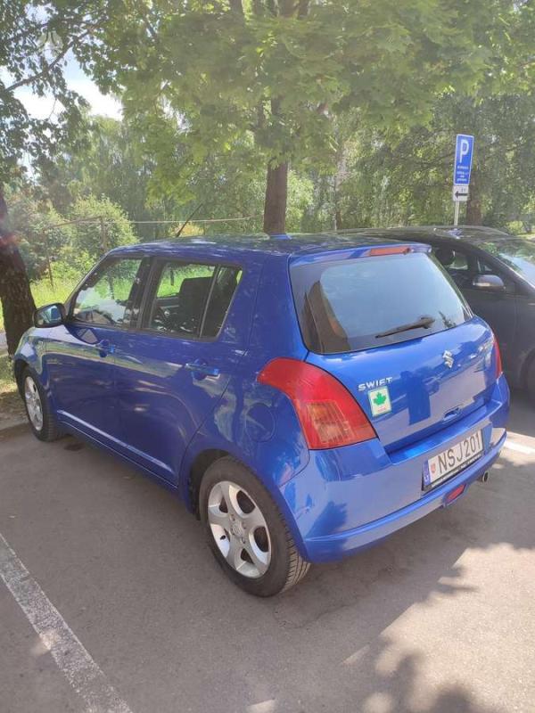 Zils Suzuki Swift 2005 Alīta, ar dzinēja tilpumu 1.49 L un nobraukumu 317 tūkst. km par 1000 €, foto 3 vietnē AUTOMOTO.COM.LV