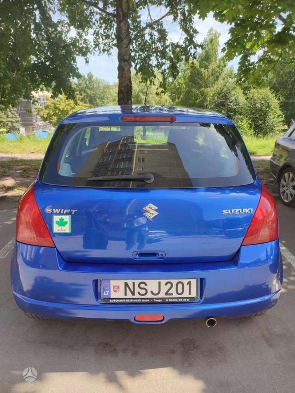 Zils Suzuki Swift 2005 Alīta, ar dzinēja tilpumu 1.49 L un nobraukumu 317 tūkst. km par 1000 €, foto 4 vietnē AUTOMOTO.COM.LV