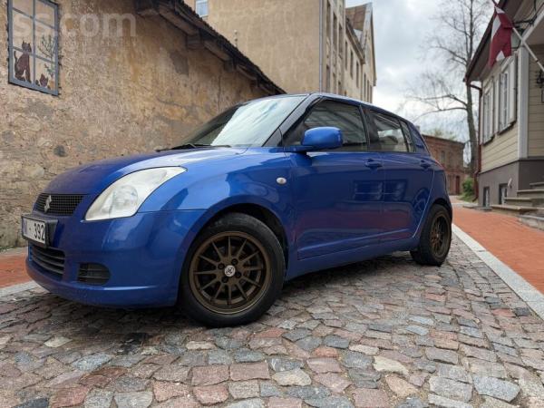 Blue Suzuki Swift 2006 in Cesis, with an engine capacity of 1.30 L and mileage of 228 thousand km for 1490 €, photo 4 on AUTOMOTO.COM.LV