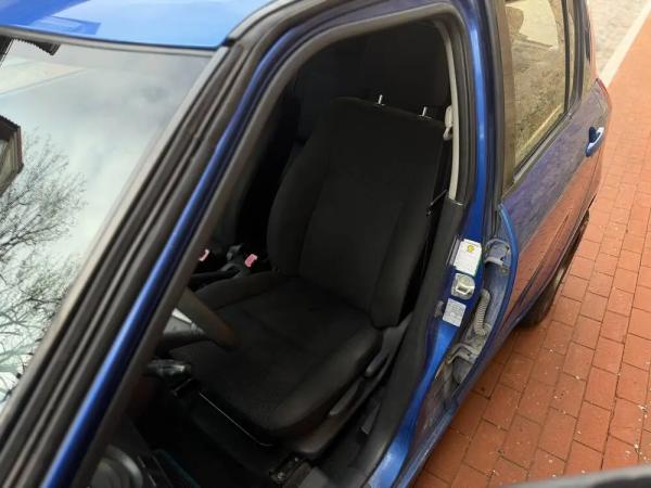 Blue Suzuki Swift 2006 in Cesis, with an engine capacity of 1.30 L and mileage of 228 thousand km for 1790 €, photo 9 on AUTOMOTO.COM.LV
