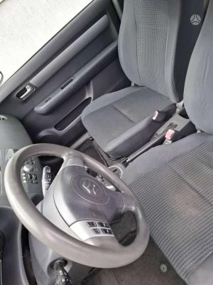 Zils Suzuki Swift 2008 Viļņa, ar dzinēja tilpumu 1.49 L un nobraukumu 301 tūkst. km par 2600 €, foto 9 vietnē AUTOMOTO.COM.LV