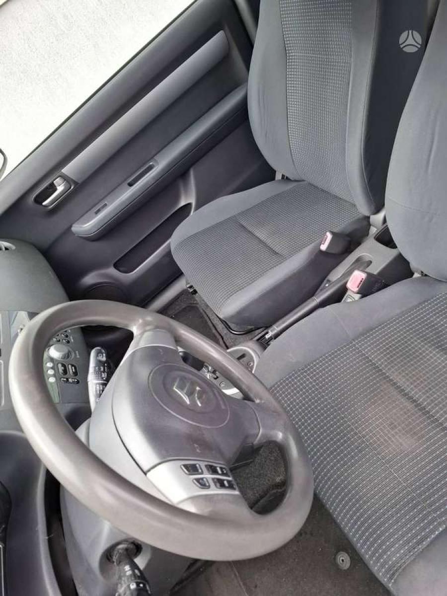Zils Suzuki Swift 2008 Viļņa, ar dzinēja tilpumu 1.49 L un nobraukumu 301 tūkst. km par 2600 €, foto 9 vietnē AUTOMOTO.COM.LV