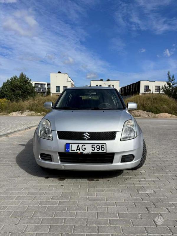 Grey Suzuki Swift 2005 in Vilnius, with an engine capacity of 1.33 L and mileage of 133 thousand km for 1000 €, photo 3 on AUTOMOTO.COM.LV