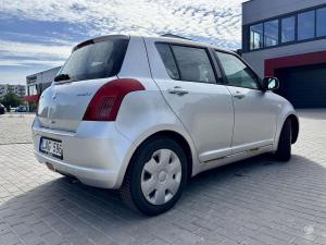 Pelēks Suzuki Swift 2005 Viļņa, ar dzinēja tilpumu 1.33 L un nobraukumu 133 tūkst. km par 1000 €, foto 8 vietnē AUTOMOTO.COM.LV