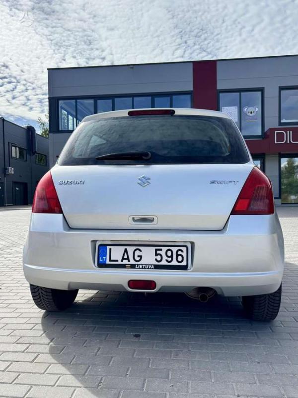 Grey Suzuki Swift 2005 in Vilnius, with an engine capacity of 1.33 L and mileage of 133 thousand km for 1000 €, photo 9 on AUTOMOTO.COM.LV