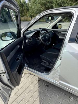 Pelēks Suzuki Swift 2005 Viļņa, ar dzinēja tilpumu 1.33 L un nobraukumu 133 tūkst. km par 1000 €, foto 11 vietnē AUTOMOTO.COM.LV