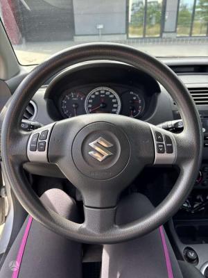 Pelēks Suzuki Swift 2005 Viļņa, ar dzinēja tilpumu 1.33 L un nobraukumu 133 tūkst. km par 1000 €, foto 12 vietnē AUTOMOTO.COM.LV
