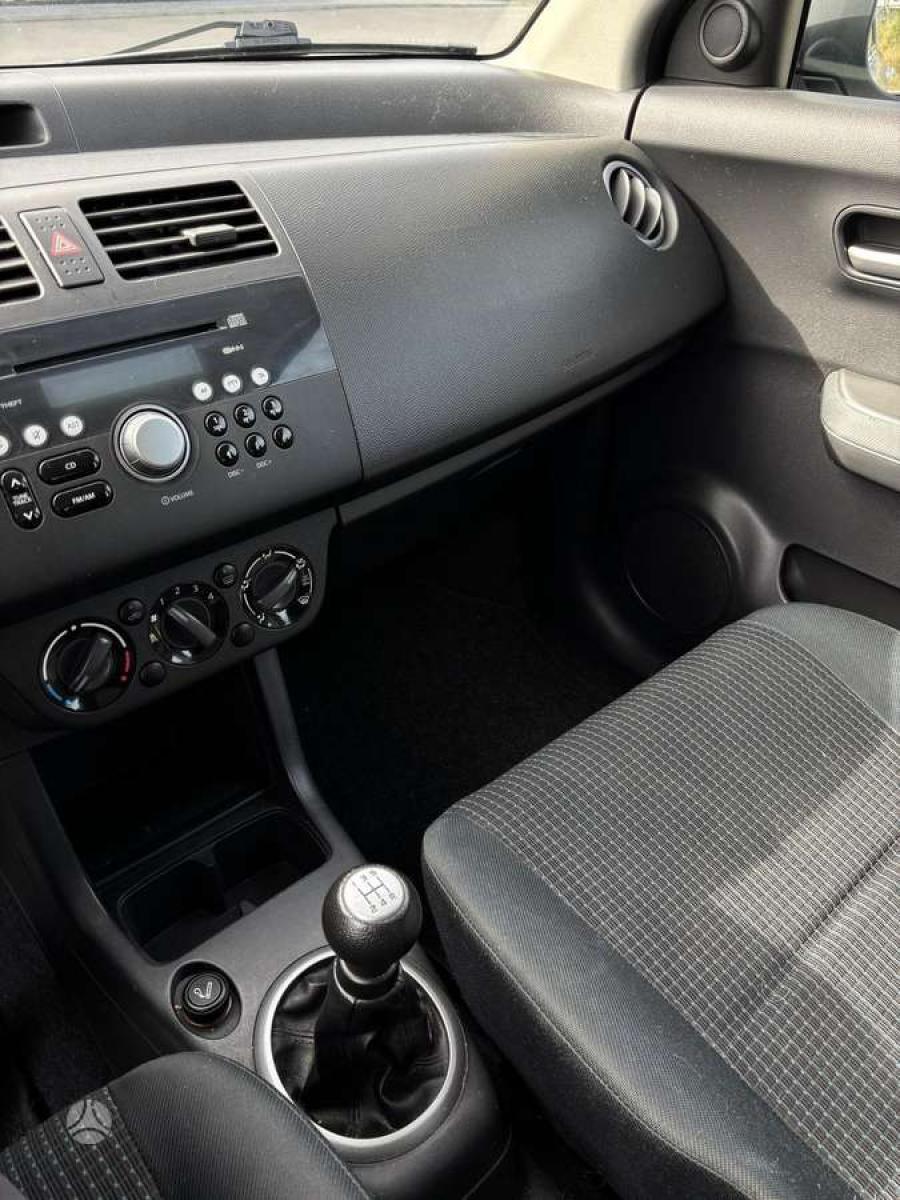 Pelēks Suzuki Swift 2005 Viļņa, ar dzinēja tilpumu 1.33 L un nobraukumu 133 tūkst. km par 1000 €, foto 14 vietnē AUTOMOTO.COM.LV