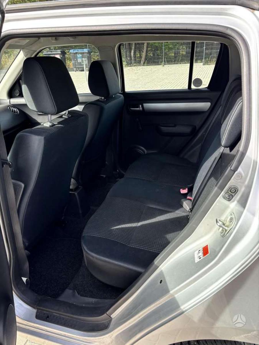 Pelēks Suzuki Swift 2005 Viļņa, ar dzinēja tilpumu 1.33 L un nobraukumu 133 tūkst. km par 1000 €, foto 16 vietnē AUTOMOTO.COM.LV