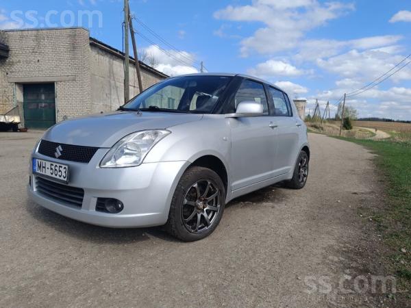 Pelēks Suzuki Swift 2007 Cēsis, ar dzinēja tilpumu 1.30 L un nobraukumu 201 tūkst. km par 2500 €, foto 1 vietnē AUTOMOTO.COM.LV