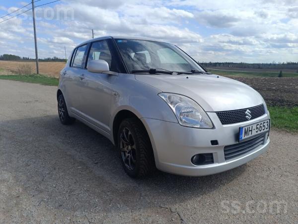 Pelēks Suzuki Swift 2007 Cēsis, ar dzinēja tilpumu 1.30 L un nobraukumu 201 tūkst. km par 2500 €, foto 2 vietnē AUTOMOTO.COM.LV