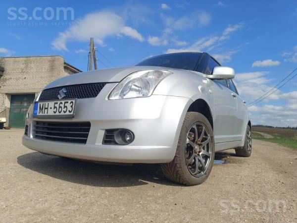 Pelēks Suzuki Swift 2007 Cēsis, ar dzinēja tilpumu 1.30 L un nobraukumu 201 tūkst. km par 2500 €, foto 5 vietnē AUTOMOTO.COM.LV