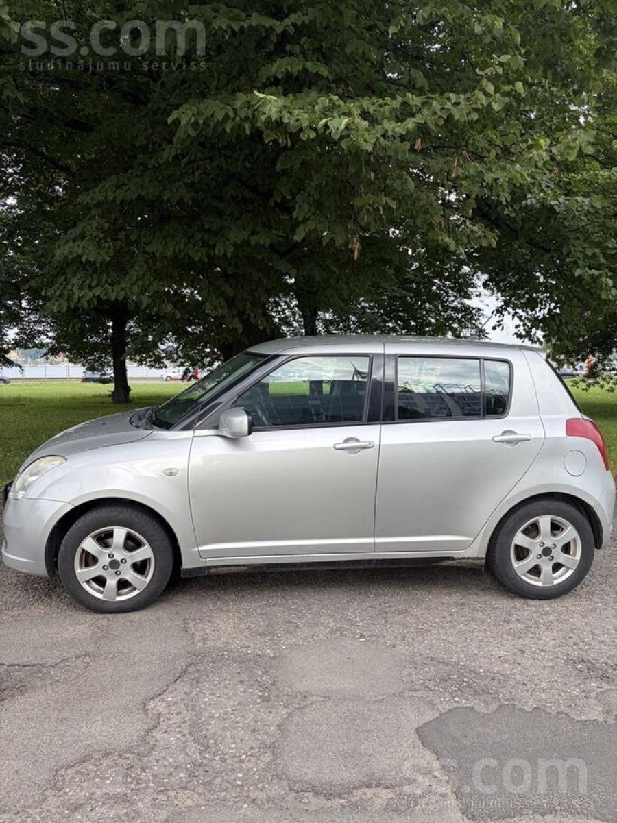 Pelēks Suzuki Swift 2007 Rīga, ar dzinēja tilpumu 1.30 L un nobraukumu 199 tūkst. km par 1800 €, foto 4 vietnē AUTOMOTO.COM.LV