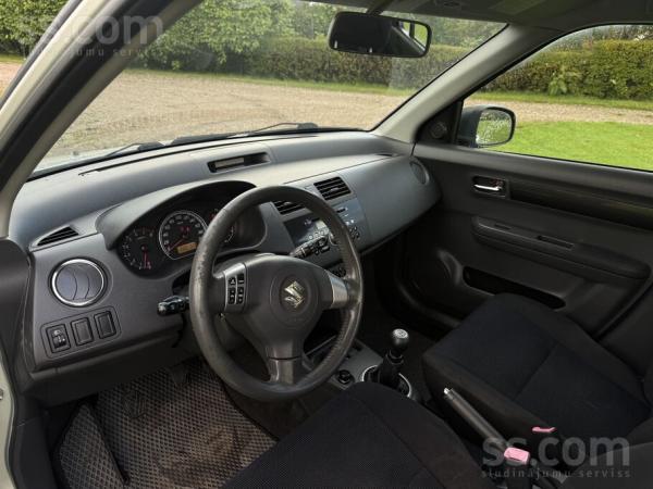 Suzuki Swift 2007 Cēsis vietnē Pelēks Suzuki Swift 2007 Cēsis, ar dzinēja tilpumu 1.30 L un nobraukumu 200 tūkst. km par 1400 €, foto 8 vietnē AUTOMOTO.COM.LV
