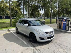 Pelēks Suzuki Swift 2011 Viļņa, ar dzinēja tilpumu 1.24 L un nobraukumu 174 tūkst. km par 3700 €, foto 3 vietnē AUTOMOTO.COM.LV