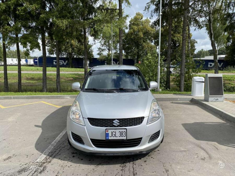 Pelēks Suzuki Swift 2011 Viļņa, ar dzinēja tilpumu 1.24 L un nobraukumu 174 tūkst. km par 3700 €, foto 4 vietnē AUTOMOTO.COM.LV