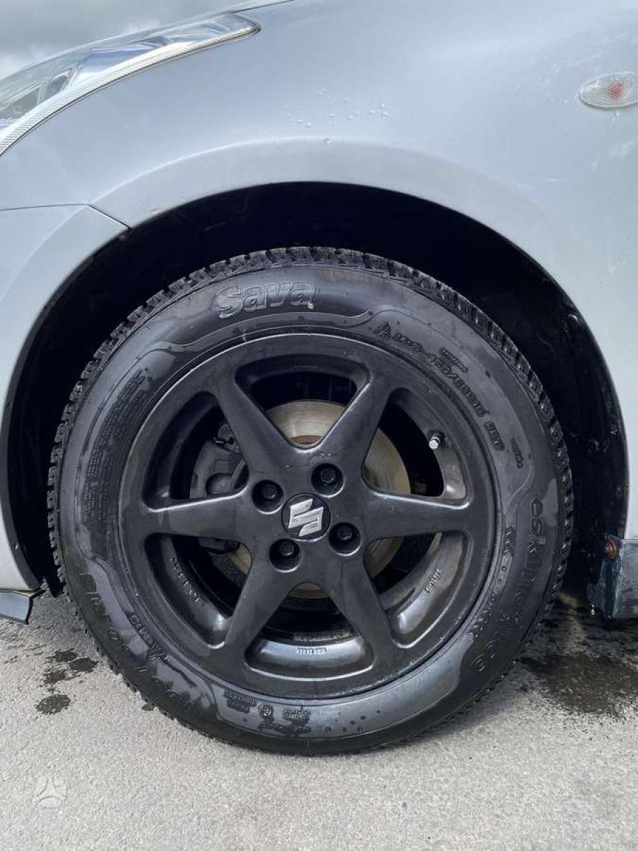 Pelēks Suzuki Swift 2011 Viļņa, ar dzinēja tilpumu 1.24 L un nobraukumu 174 tūkst. km par 3700 €, foto 17 vietnē AUTOMOTO.COM.LV