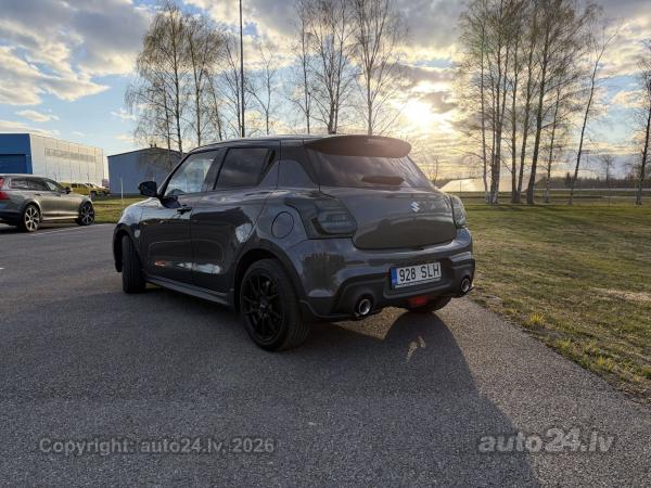 Pelēks Suzuki Swift 2019 Tartu, ar dzinēja tilpumu 1.40 L un nobraukumu 135 tūkst. km par 13490 €, foto 3 vietnē AUTOMOTO.COM.LV