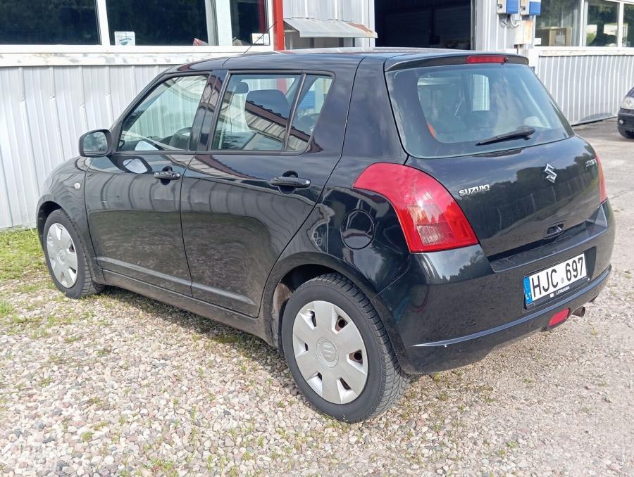 Suzuki Swift 2005 Viļņa, ar dzinēja tilpumu 1.30 L un nobraukumu 255 tūkst. km par 900 €, foto 3 vietnē AUTOMOTO.COM.LV