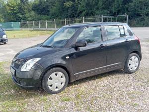 Suzuki Swift 2005 Viļņa, ar dzinēja tilpumu 1.30 L un nobraukumu 255 tūkst. km par 900 €, foto  vietnē AUTOMOTO.COM.LV