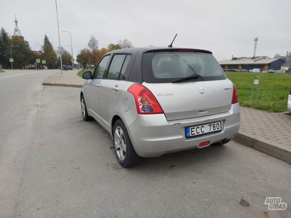 Suzuki Swift 2006 Šauļi vietnē Suzuki Swift 2006 Šauļi, ar dzinēja tilpumu 1.30 L un nobraukumu 211 tūkst. km par 450 €, foto 5 vietnē AUTOMOTO.COM.LV